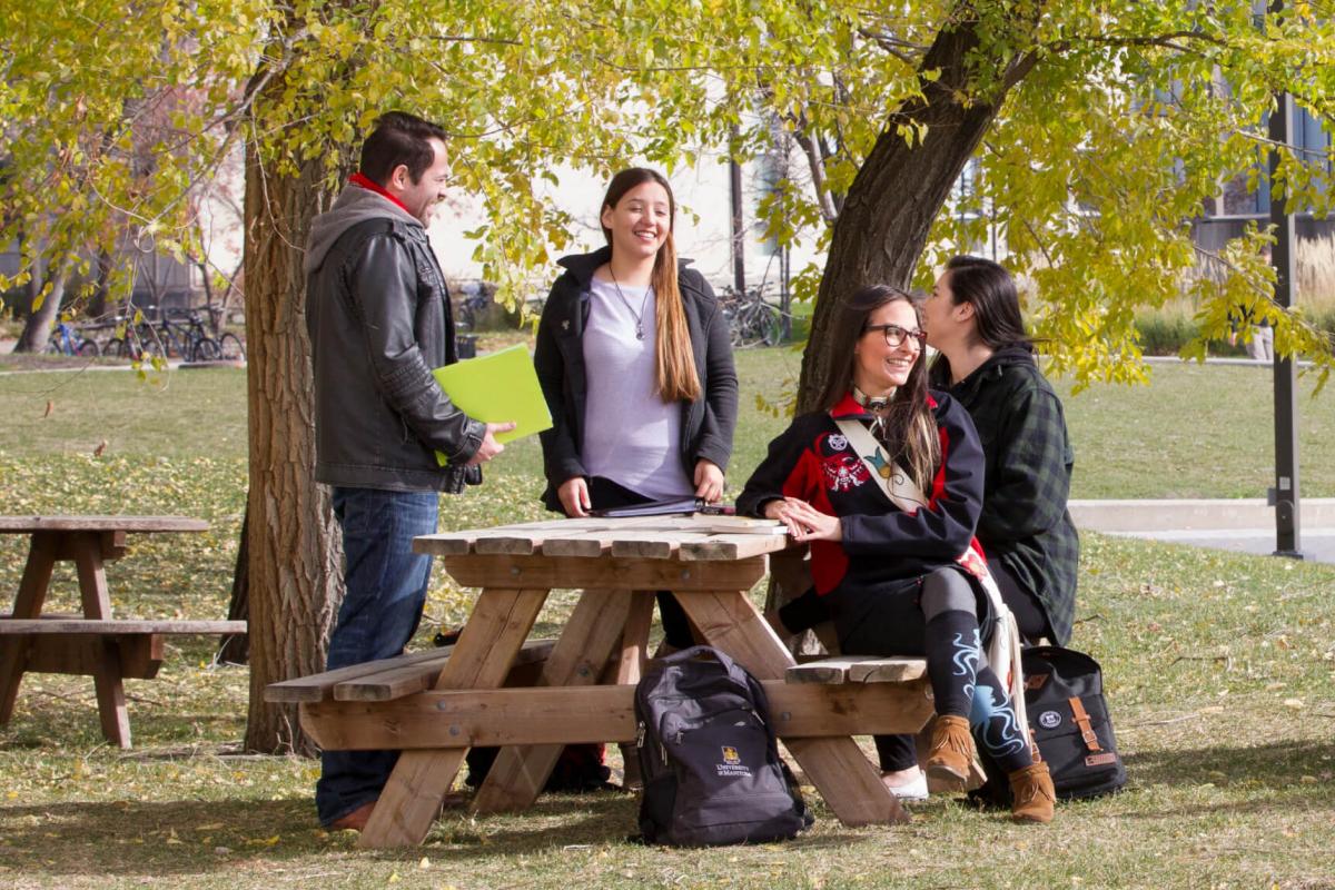 Social Work – Distance Delivery (BSW) | Explore UM | University of Manitoba