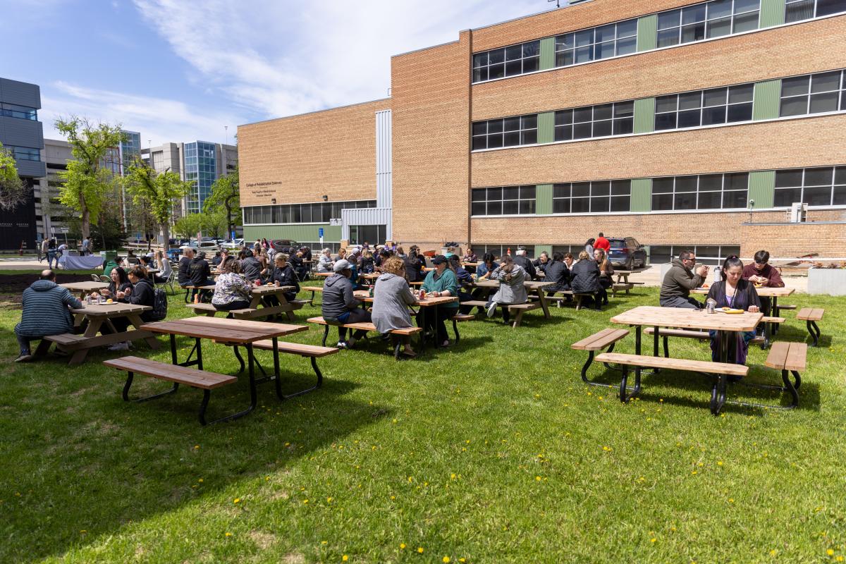 Campus Beautification Day | Facilities | University of Manitoba